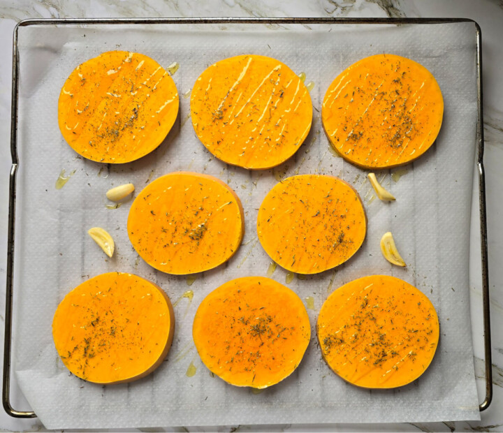 Rondelles de butternut rôties au four (chèvre et lardons)