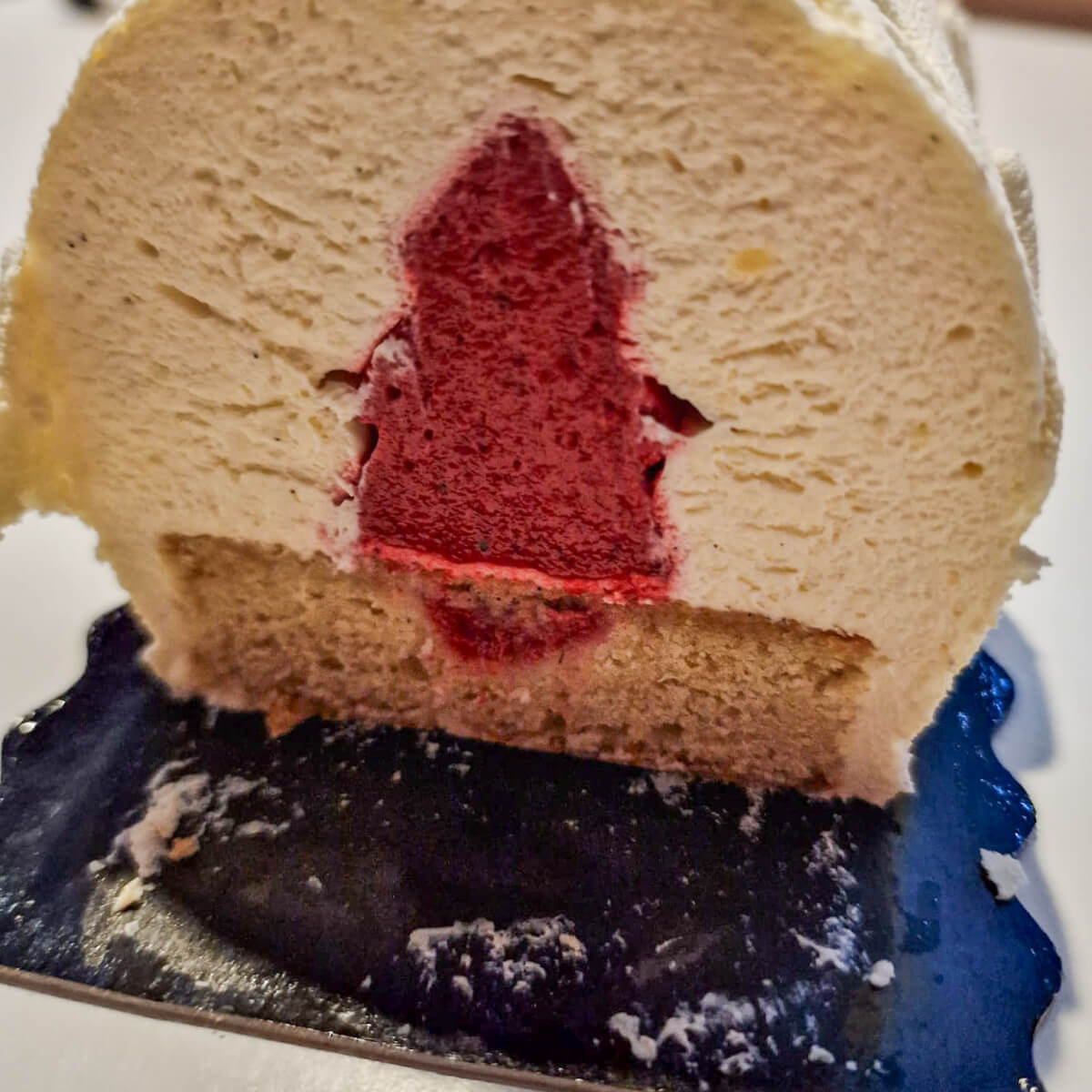 Bûche de Noël Fruits Rouges et Vanille